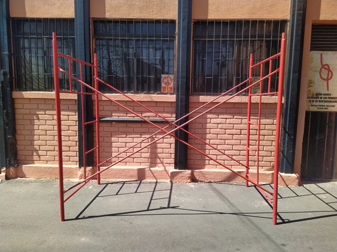 Modulo Andamio Metalico Sin tablones / Rojo / Usado - Chileremates.cl